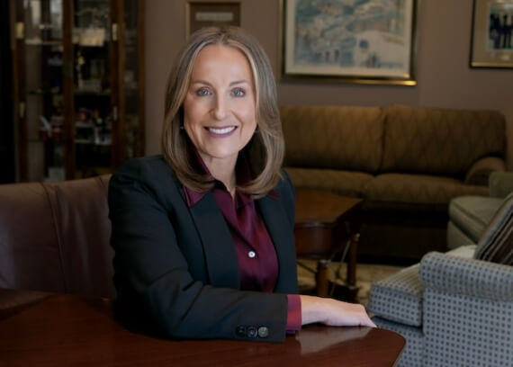 J.B. Hunt Names CEO: Shelley Simpson » BedTimes Magazine